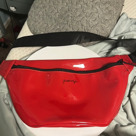 Kendall & Kylie | Bags | Kendall And Kylie Fanny Pack In Good Condition ...